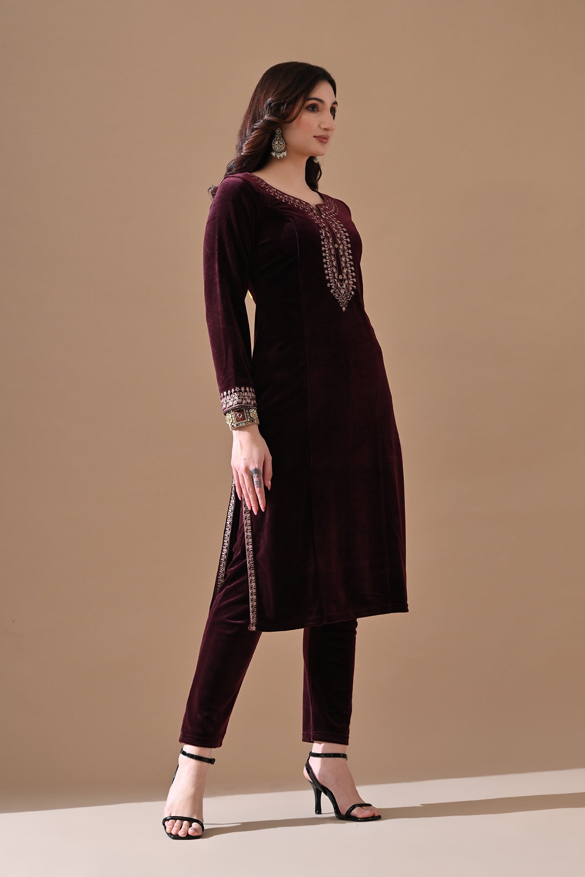Winter Wine Embroidery Velvet Kurta Set – SABHYATA CLOTHING